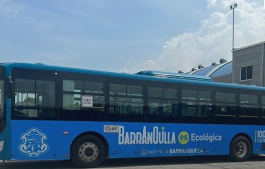 Fitch Ratings elevó desde negativa hasta estable - Halcones y Palomas